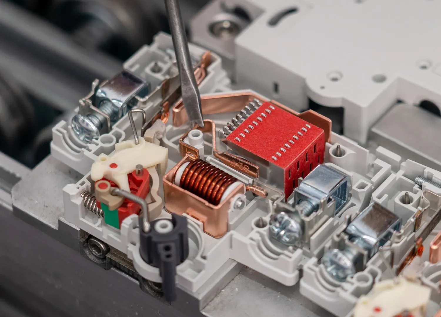 Circuit Breaker - Korlen